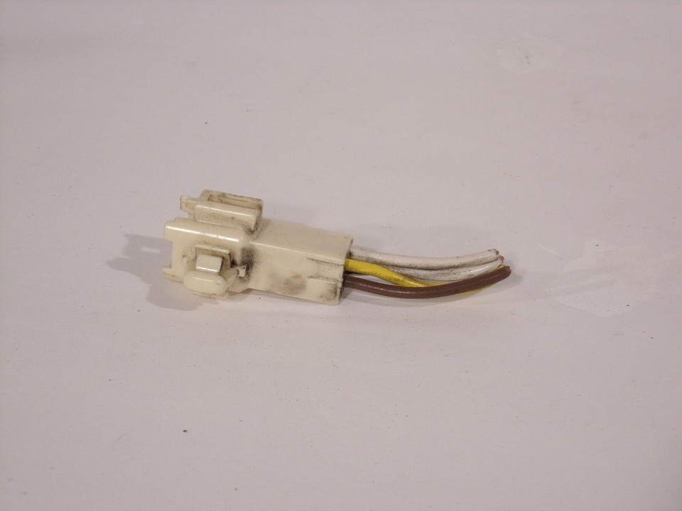 96 97 98 99 00 TOYOTA 4RUNNER TAIL LIGHT BULB SOCKET HARNESS PLUG 4 ...
