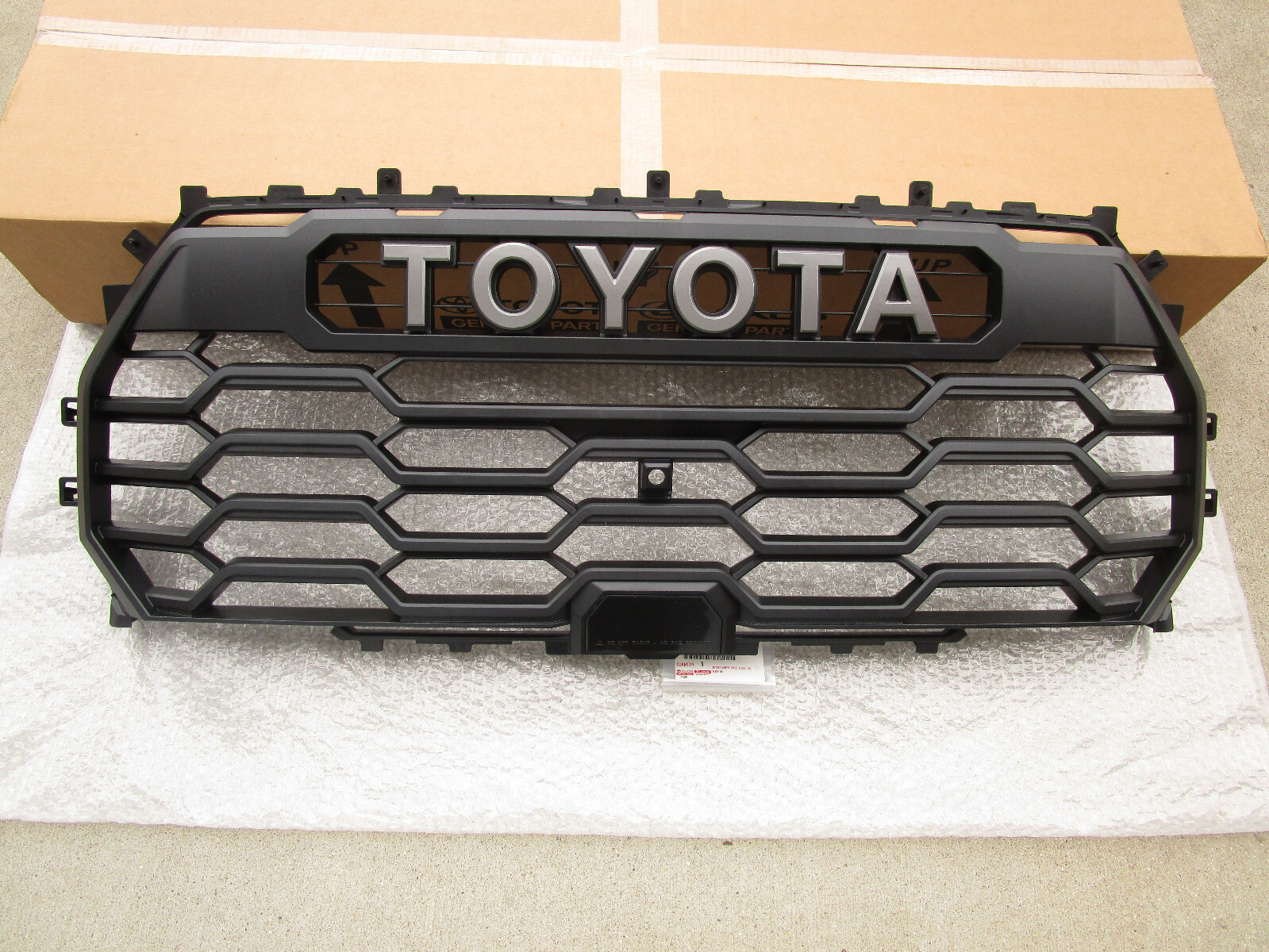 FITS: 22 - 24 TOYOTA TUNDRA TRD PRO FRONT RADIATOR GRILLE OEM BRAND NEW ...