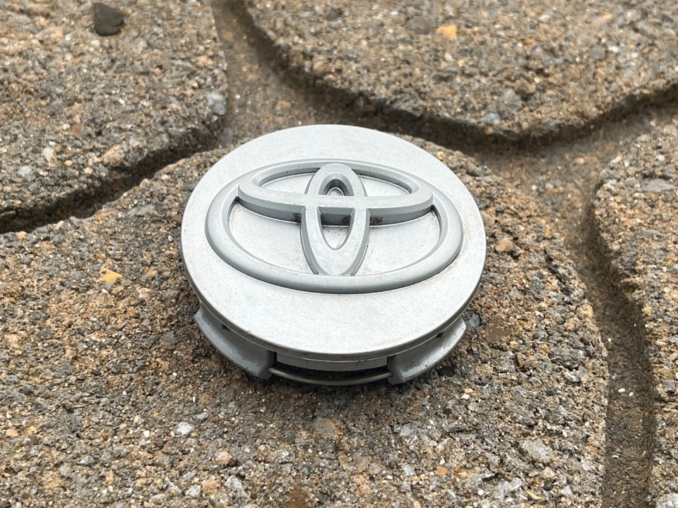 TOYOTA RAV4 OEM WHEEL CENTER CAP SILVER FINISH 42603-12760 A264 2013 ...