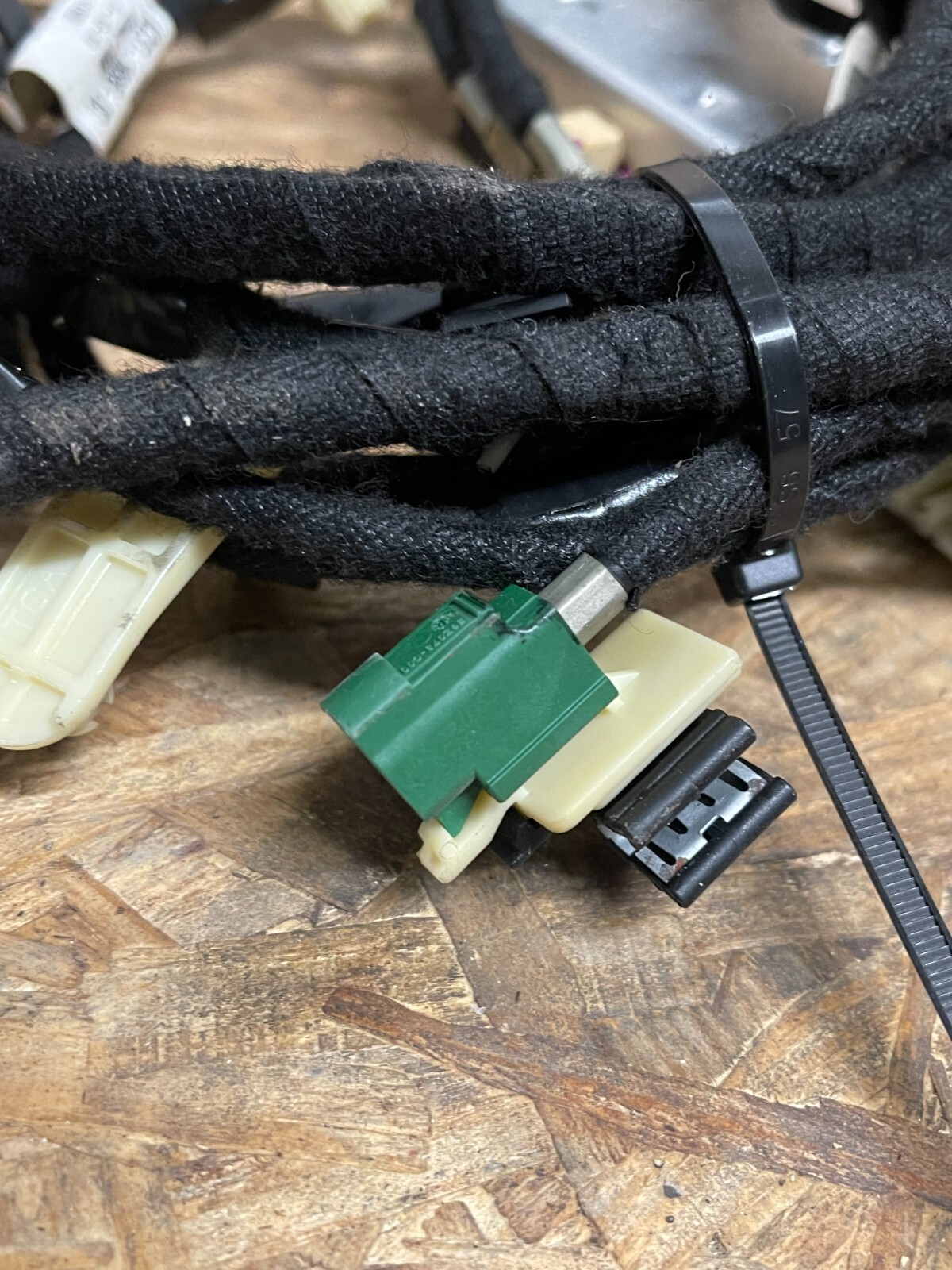 2017 2018 2019 FORD F250 F350 COMMUNICATION CONTROL MODULE W/ HARNESS ...