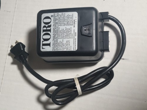 TORO Low Voltage Pathway Light Kit - 8 Outdoor Lights & Wire AC Adapter ...