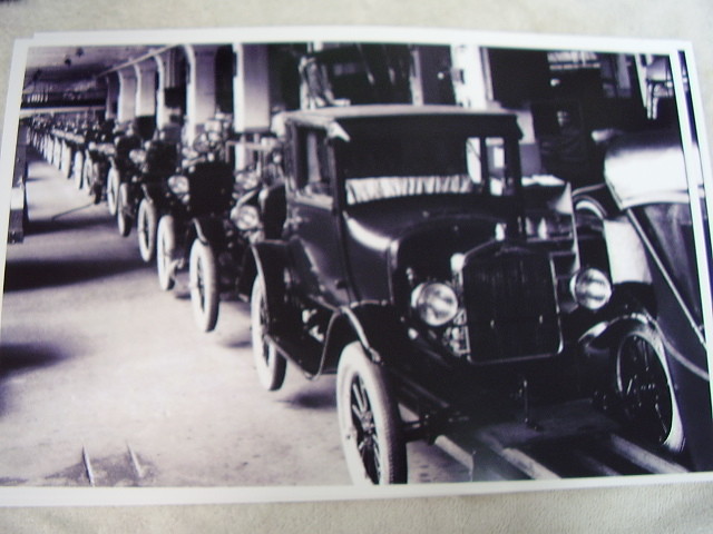 192? FORD MODEL T ASSEMBLY LINE 11 X 17 PHOTO PICTURE | eBay