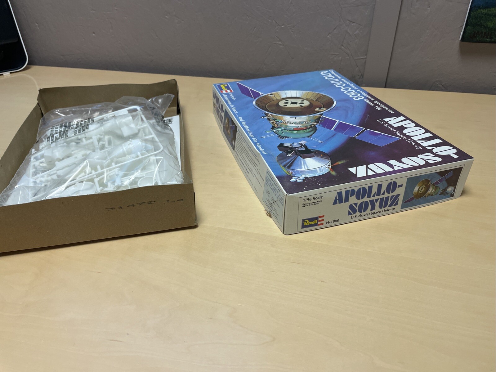 Vintage 1975 Revell H1800 1/96 Apollo-soyuz US Soviet Space Link-up ...