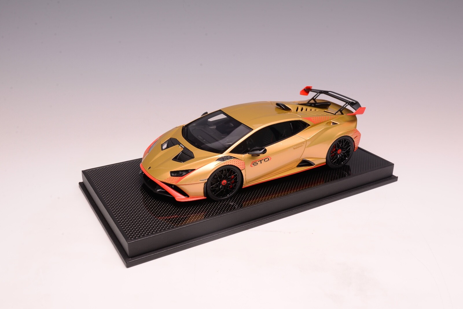 1/18 Ivy Models Lamborghini Huracan STO Gold with Red Accent Carbon 15 ...