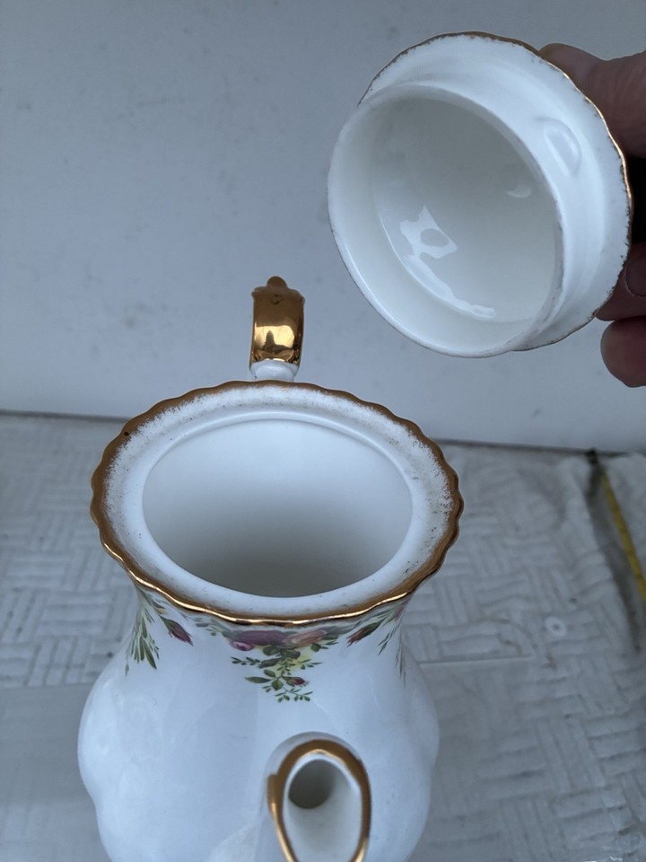 ROYAL ALBERT OLD COUNTRY ROSE Medium Size Coffee Pot | eBay UK