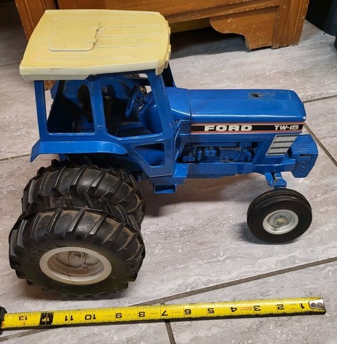 Vintage 1960s Large 13" Long 1:12 Ertl Ford Farm Tractor TW15 , Missing ...