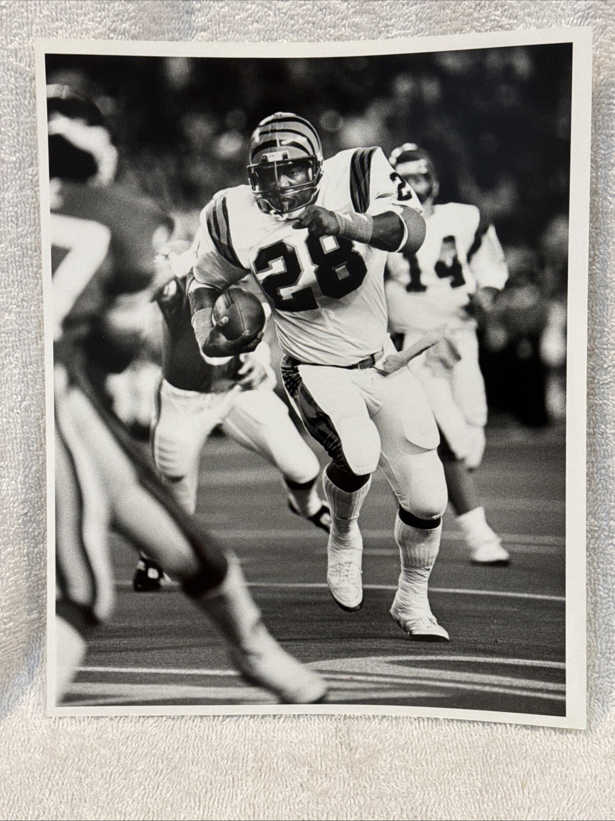 RARE 1/1 Larry Kinnebrew 1983 Game 8x10 NFL Press Photo, Cincinnati ...