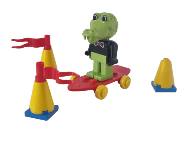 LEGO FABULAND: Clive Crocodile on His Skateboard (3721) for sale online ...
