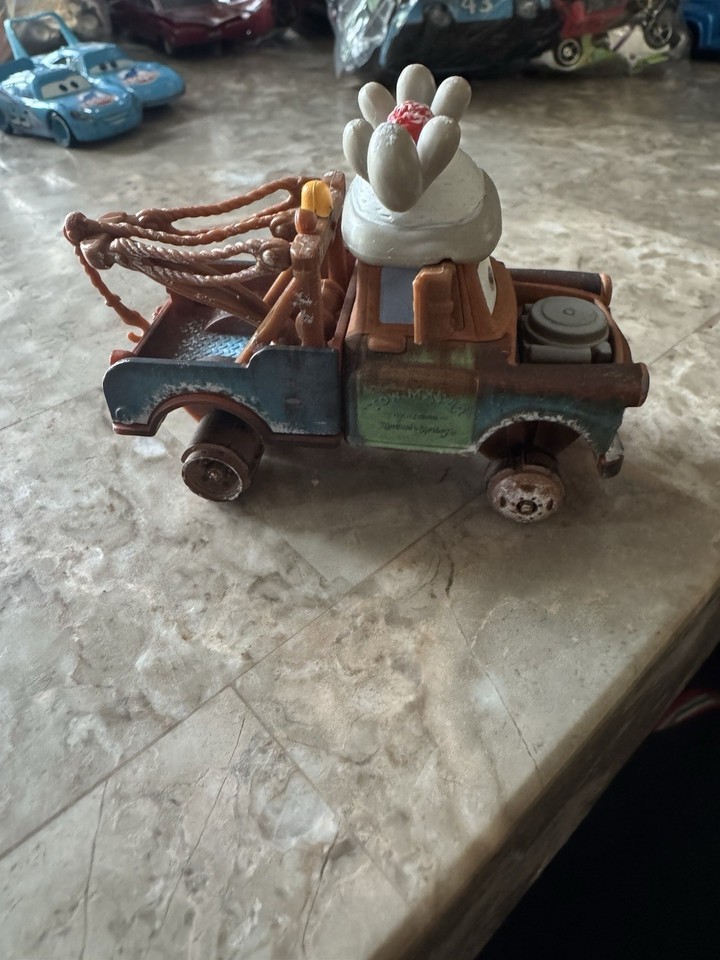 Disney Pixar Cars - REINDEER MATER SAVES CHRISTMAS NO TIRES 1:55 Die ...