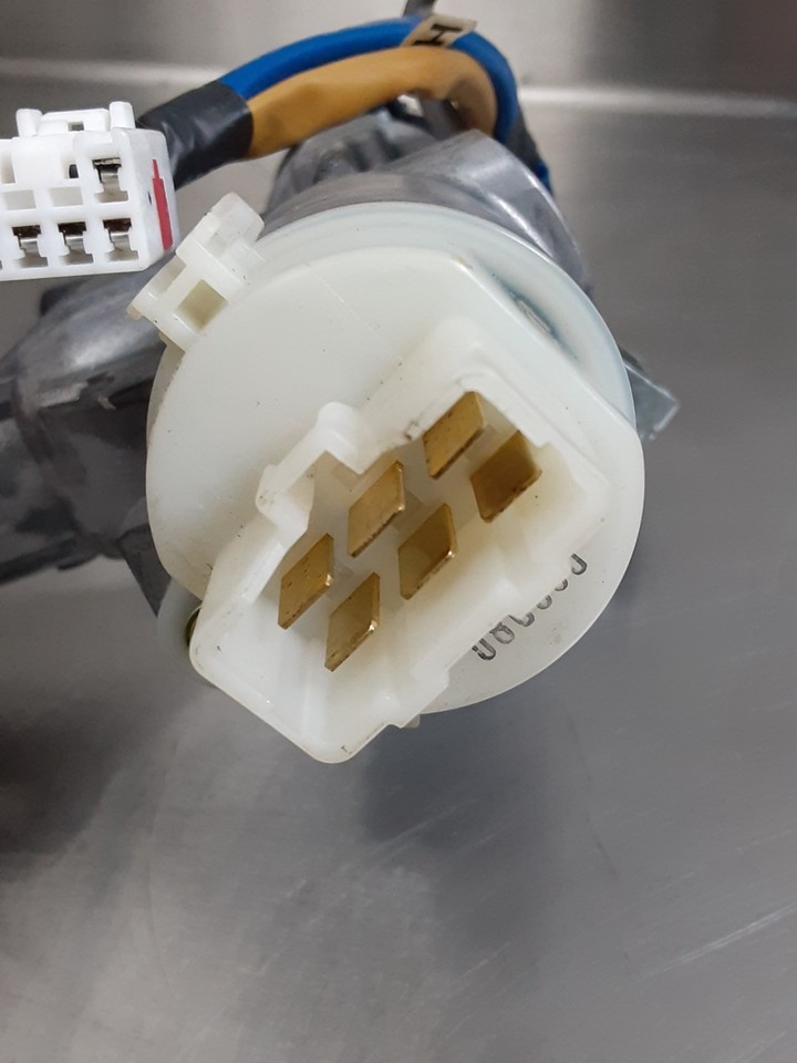 09-11 Kia Borrego Conventional Ignition Switch Lock Cylinder w/ Key ...