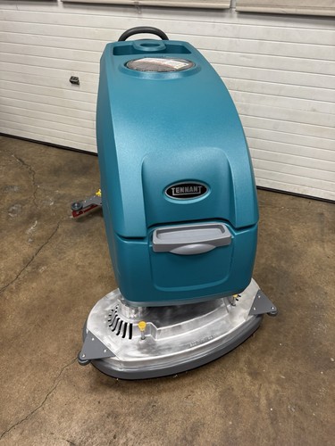Tennant T500e 32" Disk Traction Drive Floor Scrubber (Lithium Ion) 03/ ...