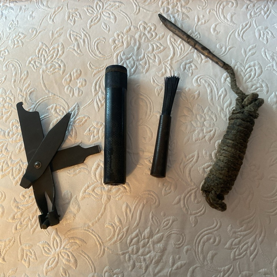 RIFLE CLEANING KIT MILITARY ISSUE SURPLUS VINTAGE 4 PC 7.62 X 39mm ...