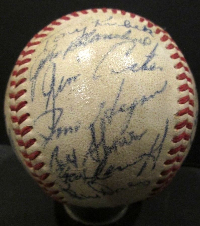 1961 - New York Yankees - Autographed Baseball - Beautiful High Quality ...