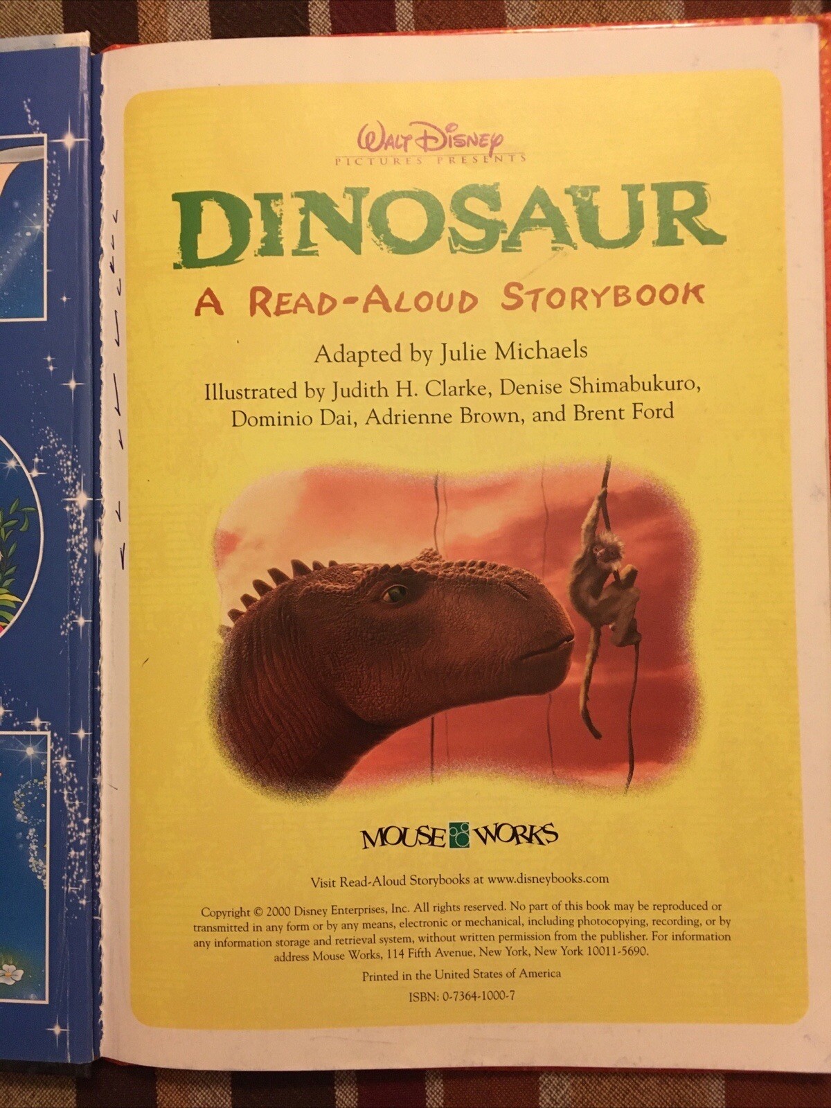 Walt Disney's DINOSAUR: A Read-Aloud Storybook (2000 Walt Disney ...