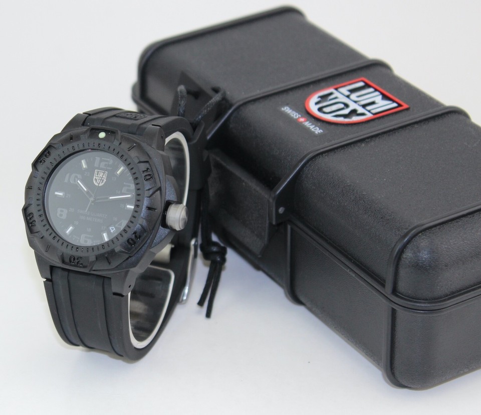 NEW AUTHENTIC LUMINOX SENTRY BO BLACK CARBON RUBBER XL.0201 XL 0201 MEN ...