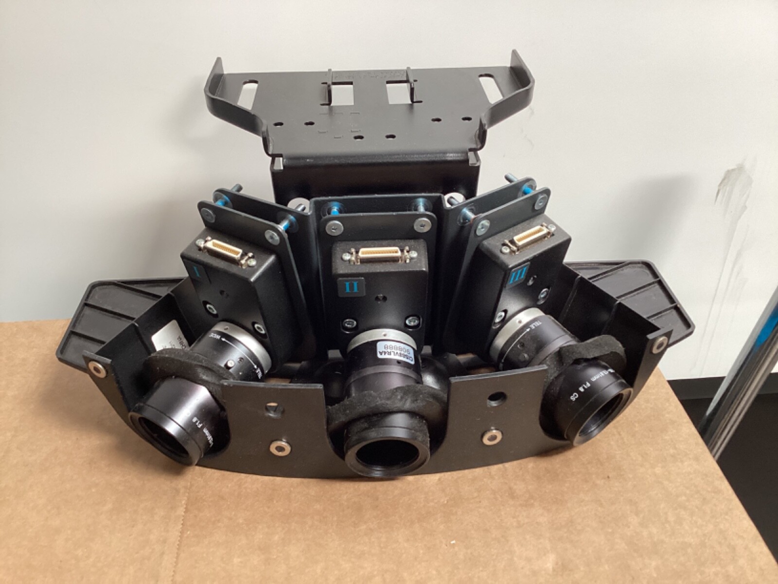 Mounted Security Surveillance Tri-Camera CIS88VLR4A Working | eBay