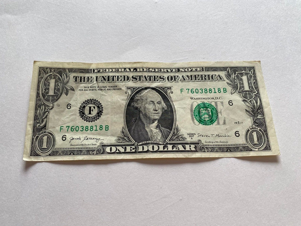 One dollar bill serial number D 88102284 B $1 Note US Real money 2017 ...