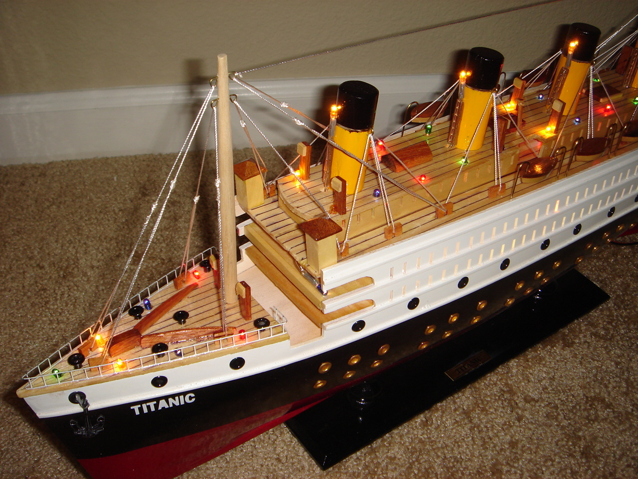 Titanic wooden model cruise ship w/flashing lights 24" | eBay