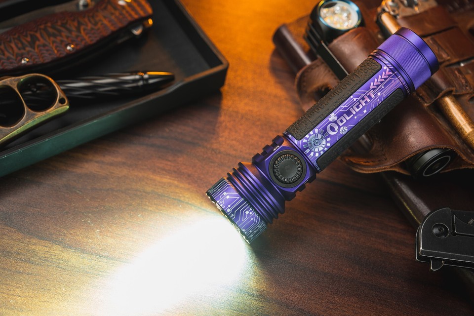 Olight Seeker 4 Pro Cyber Violet & Oclip Pro Purple & I3E 18th ...