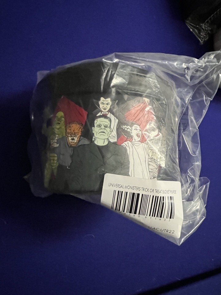 Cakeworthy Universal Monsters Trick Or Treat Bucket Crossbody New | eBay