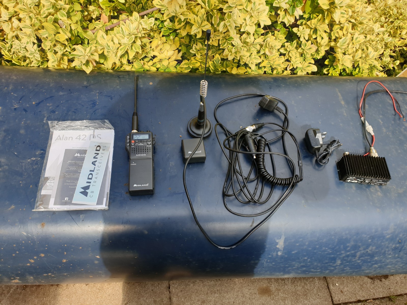 Midland Alan 42 Multi Handheld CB Transceiver Radio plus accessories ...