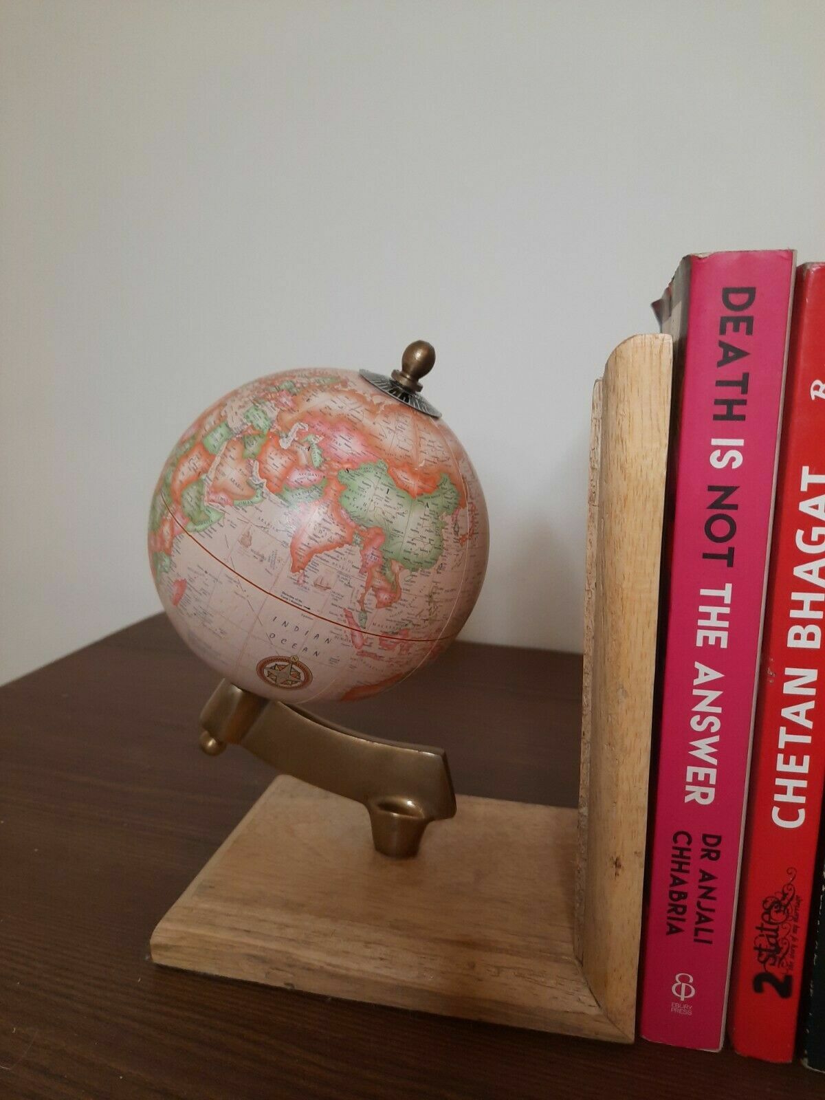 Metal Book Holder Antique Brass Finish Bookends Office Home Deco Globes ...