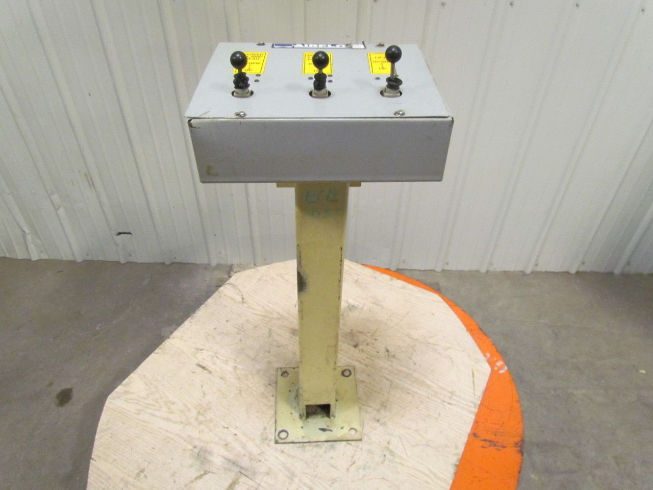 Airfloat Pedestal Mounted Pneumatic Control Operator Station With 3 Air ...