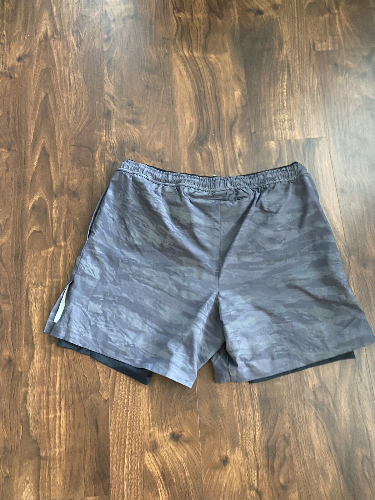 Chubbies Ultimate Training Shorts 5.5 Inch Compression Lined Grey Black ...