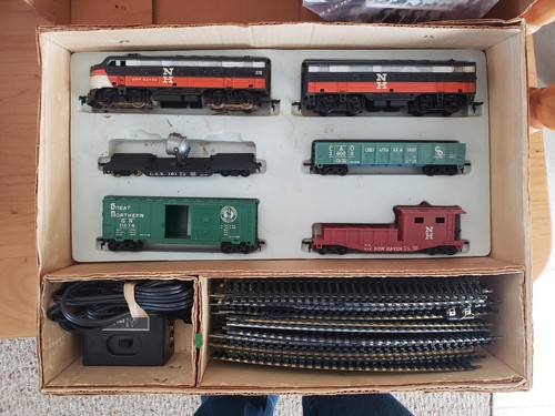 Vintage HO scale MARX New Haven F7A+B 1950's Train Set with working ...