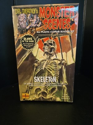 MIB 2011 DR. DEADLY'S MONSTER SCENES GLOW IN THE DARK SKELETON MODEL ...