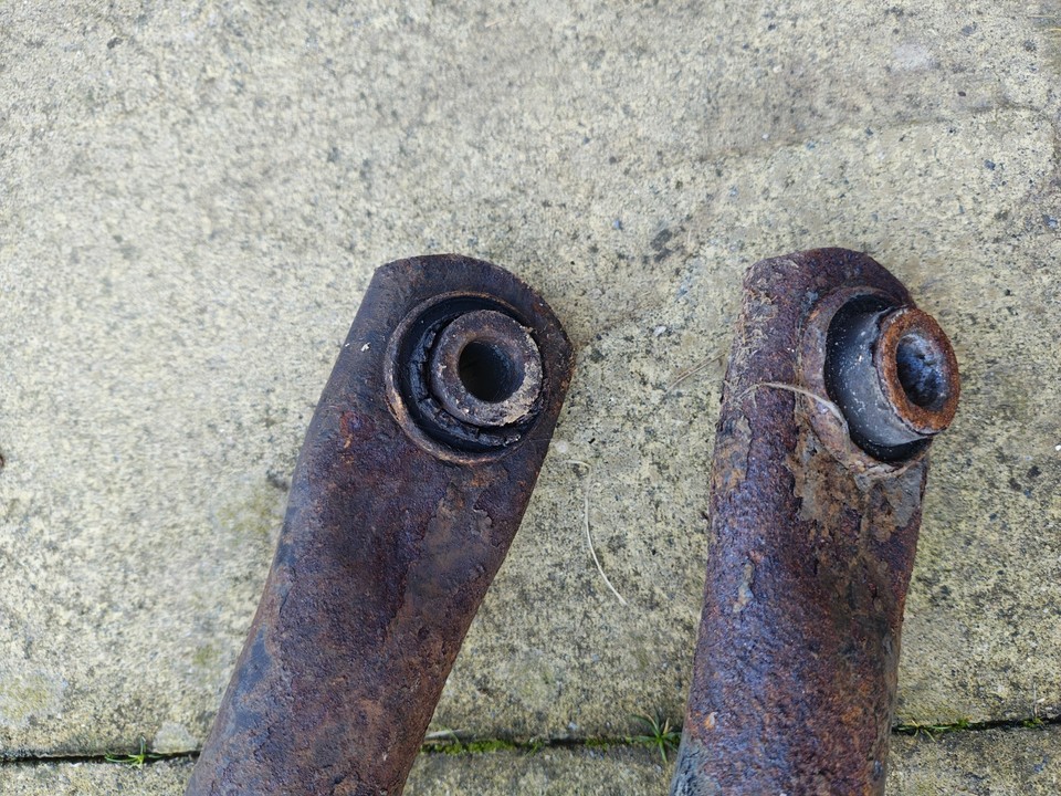 Peugeot 406 PAIR Rear Axle Torque Control Bar Arm Original HDI Estate ...