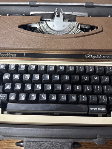 BROTHER PROFILE ELECTRIC 12 Typewriter Vtg COLLECTABLE w/Case Tested ...
