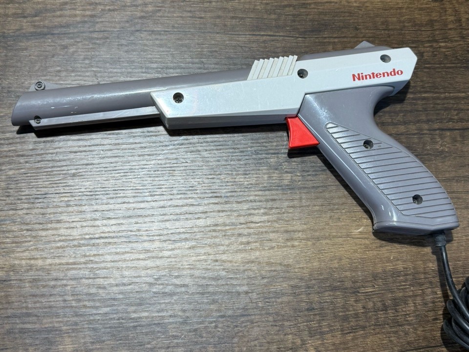 Genuine Nintendo NES Zapper Duck Hunt Gun Authentic NES-005 OEM ...