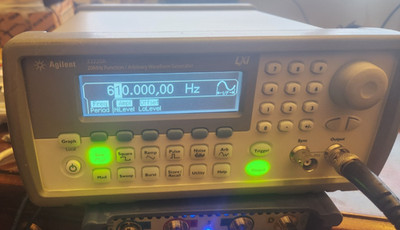 Agilent 33220A LXI 20 MHz Function Arbitrary Waveform Generator with ...