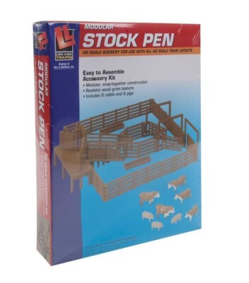 Life-Like #433-1378 Modular Stock pens kit with pigs & cattle HO MODEL ...
