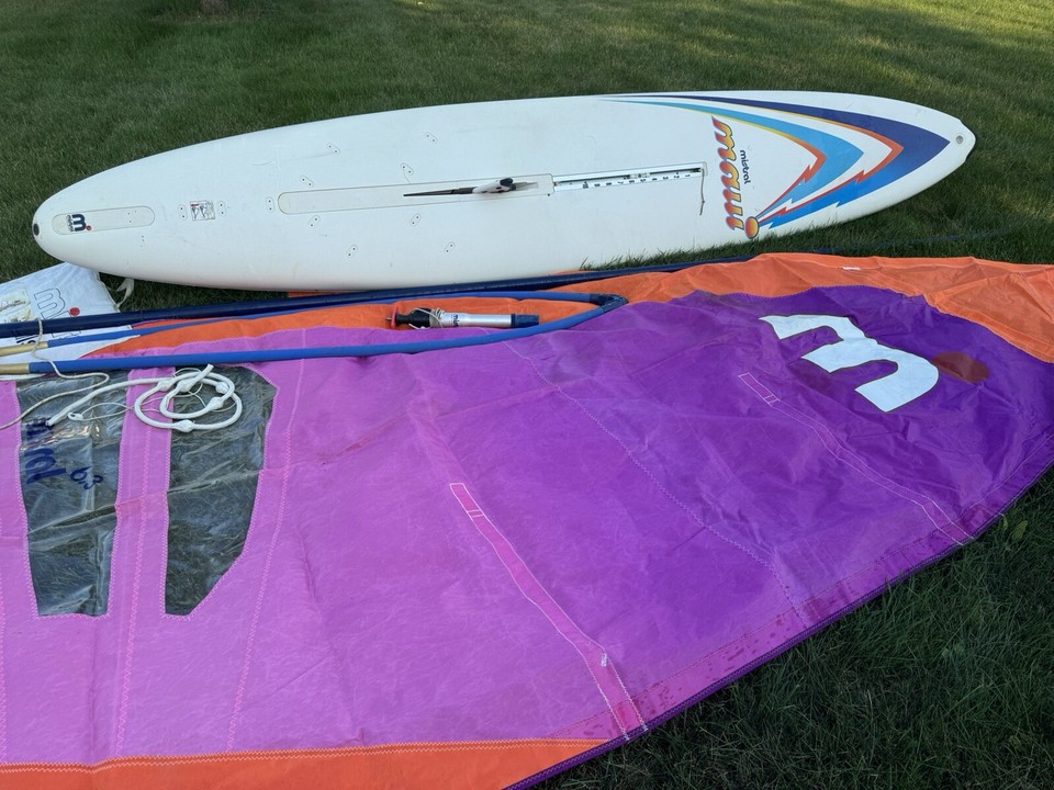 Mistral MAUI Sailboard + Sail + Extension - Mast + Boom - Excellent ...