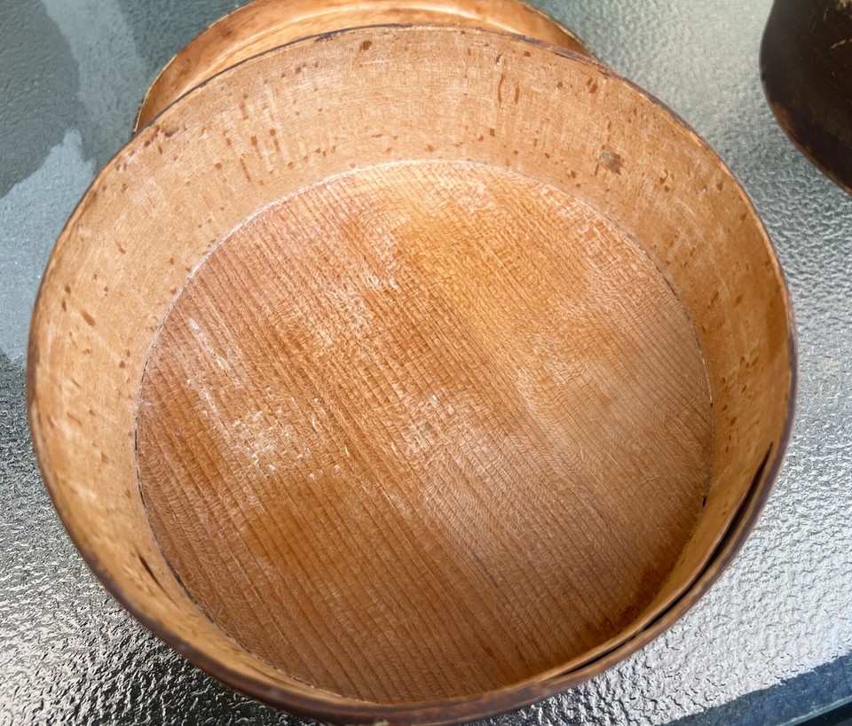 Exceptional pair NE Primitive pantry boxes, finger lap, orig. paint ...