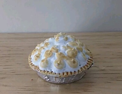 Dollhouse Miniature Vintage Handcrafted Meringue Topped Pie 1:12 scale ...