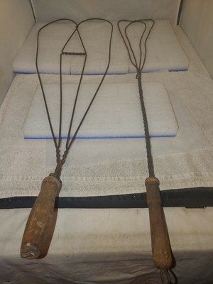 Primitives - Rug Carpet Beater