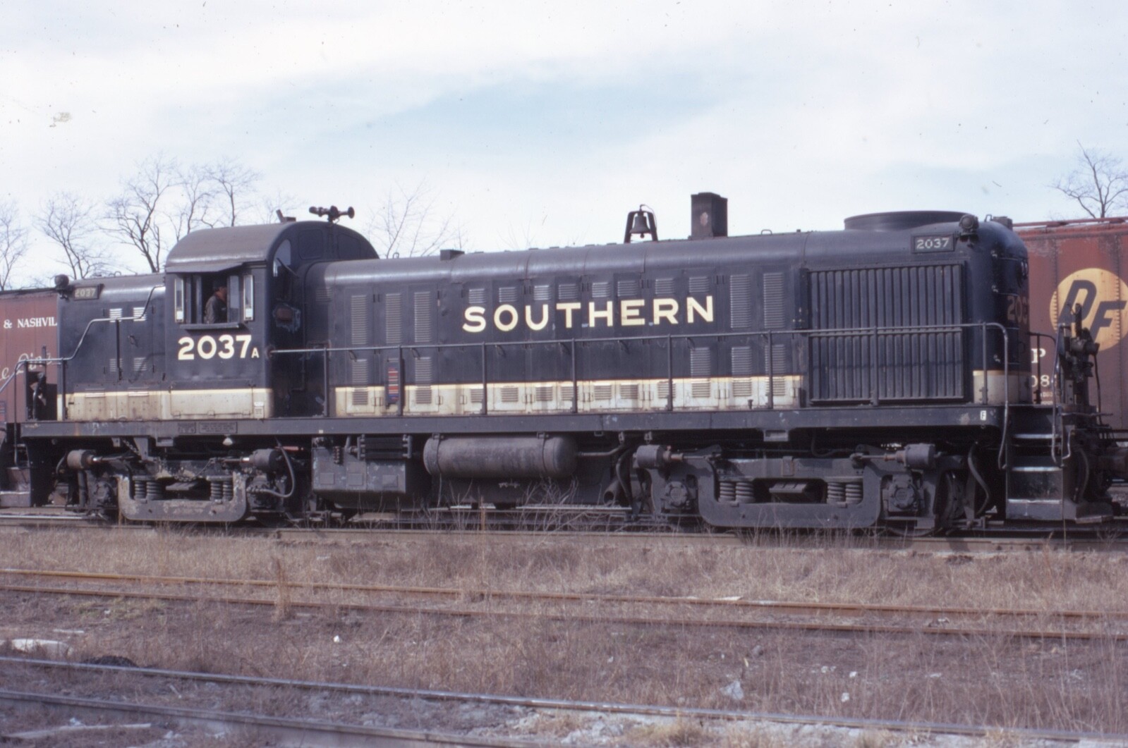 ORIGINAL 1972 KODACHROME RAILROAD SLIDE SOUTHERN RAILWAY 2037 Alco RS3 ...