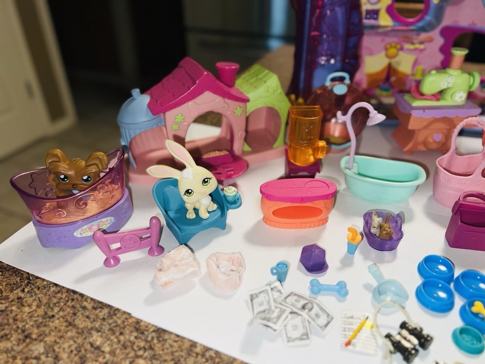 LPS Littlest Pet Shop Accessories House Limo Hotel Dog Groomer 88 Piece ...