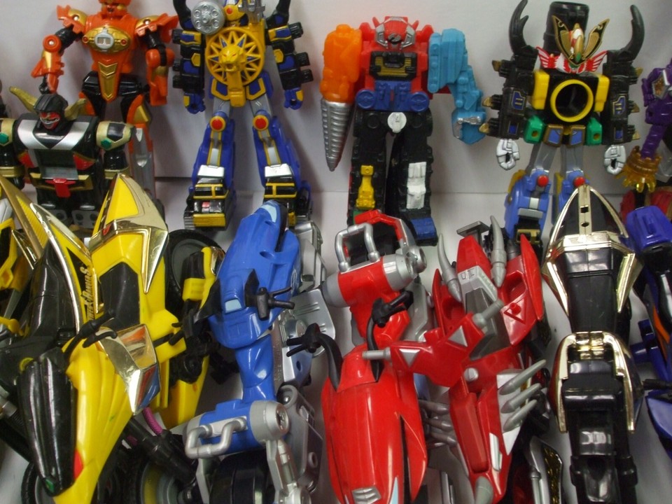 Huge Loose Lot of Vintage Power Rangers Figures, Motorcycles & Mini ...