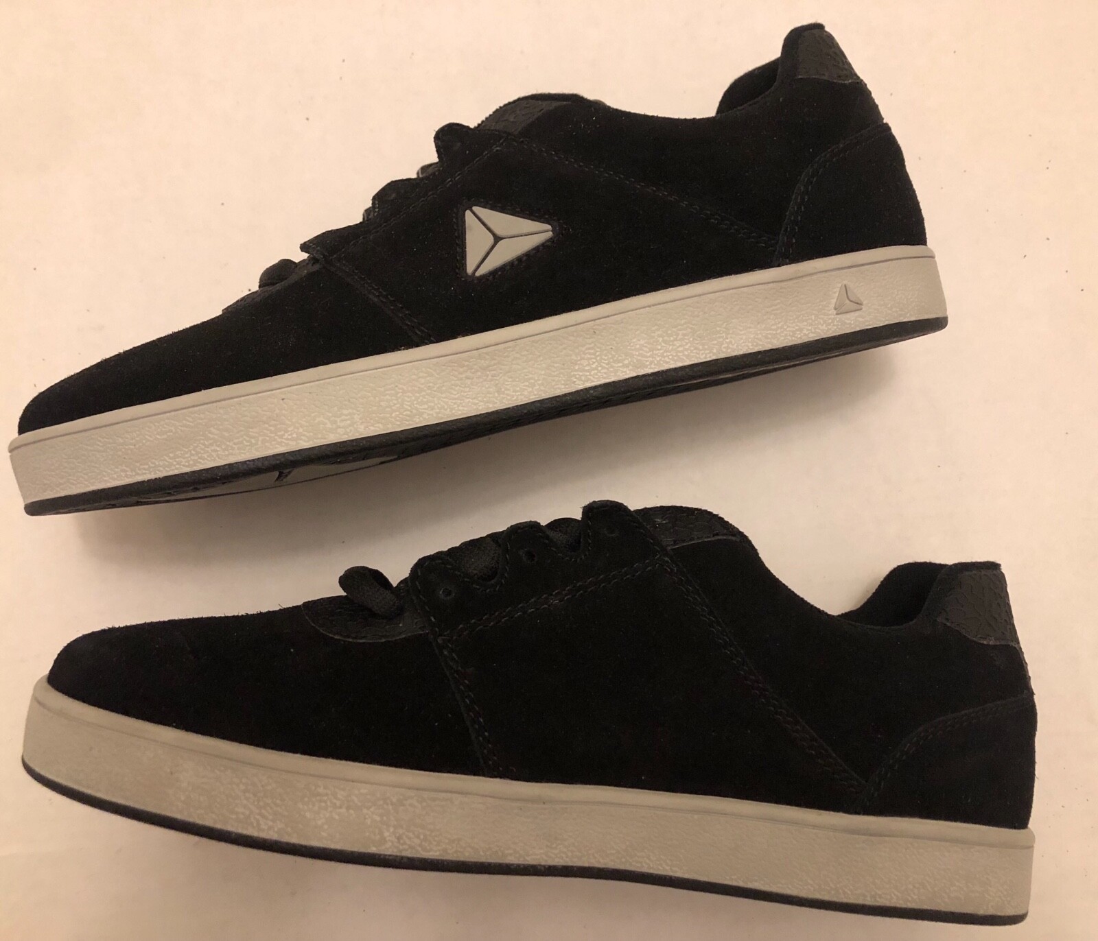 AXION Footwear Heritage Skate Shoe Suede Black Grey Men’ size 9 US new ...