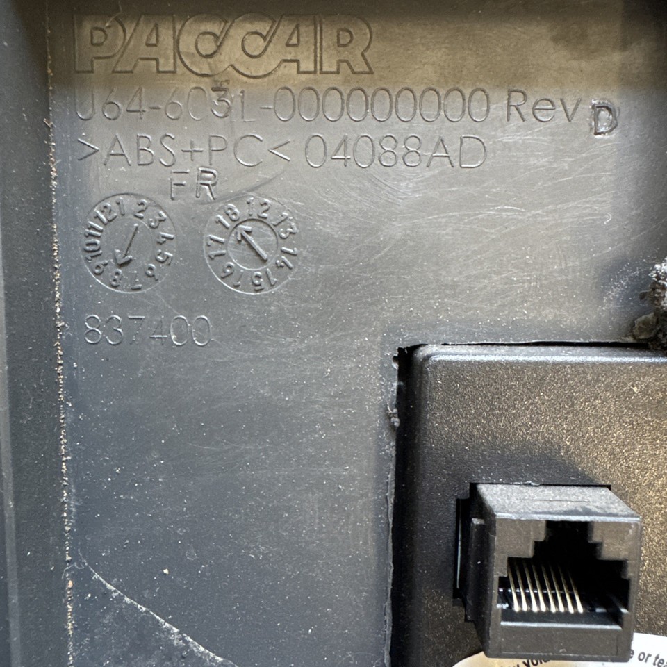 Peterbilt 579 Sleeper Control Panel U64-6031-000000000 W/Paccar P92 ...