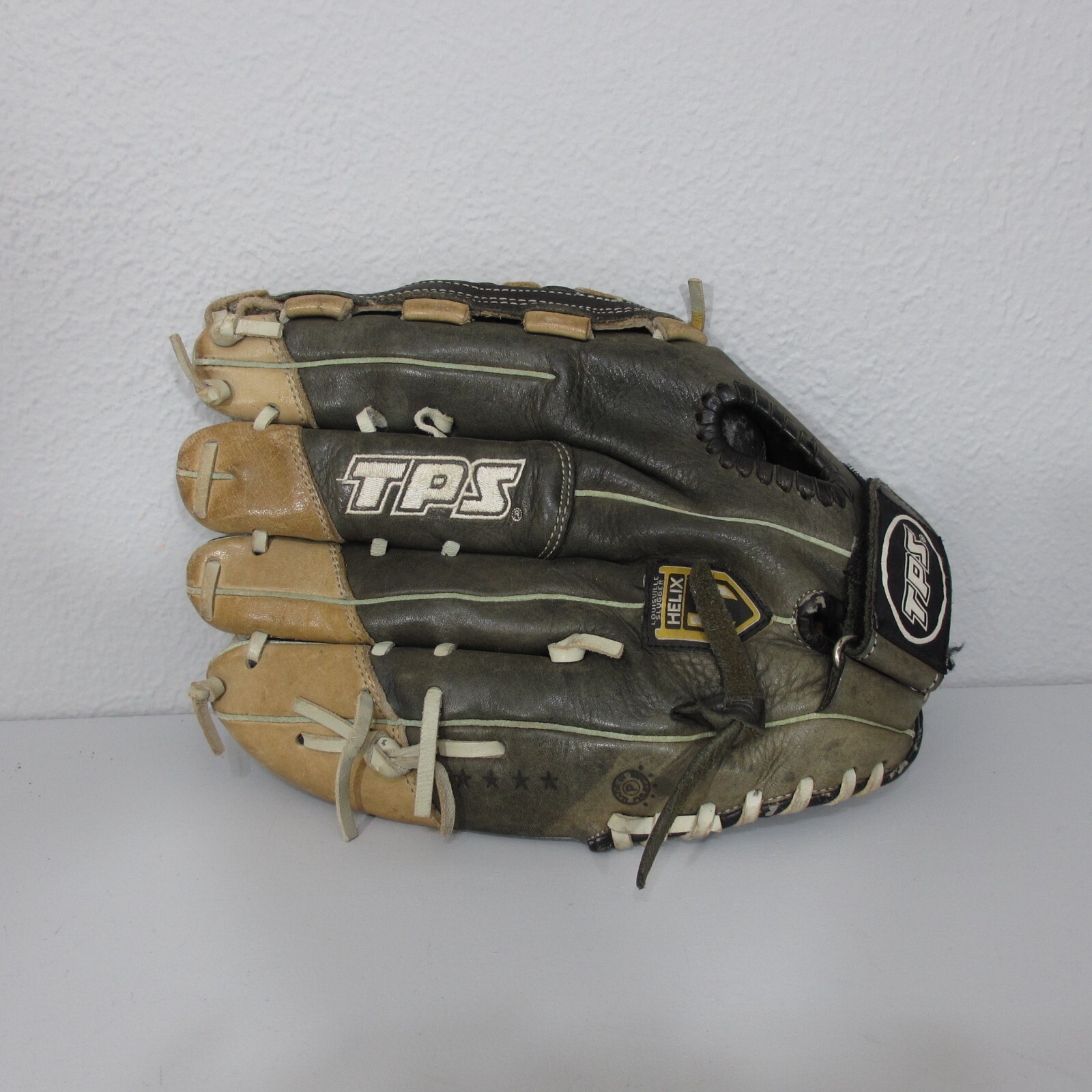 Louisville Slugger 13 inch Helix HS1300 Baseball Glove TPS Left Hand ...