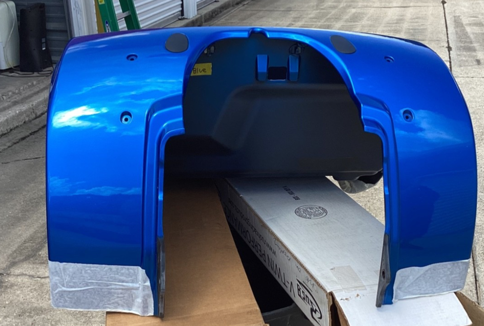 Harley OEM NEW 2018 FLRT TRIKE BODY ELECTRIC BLUE TRUNK, P/N ...