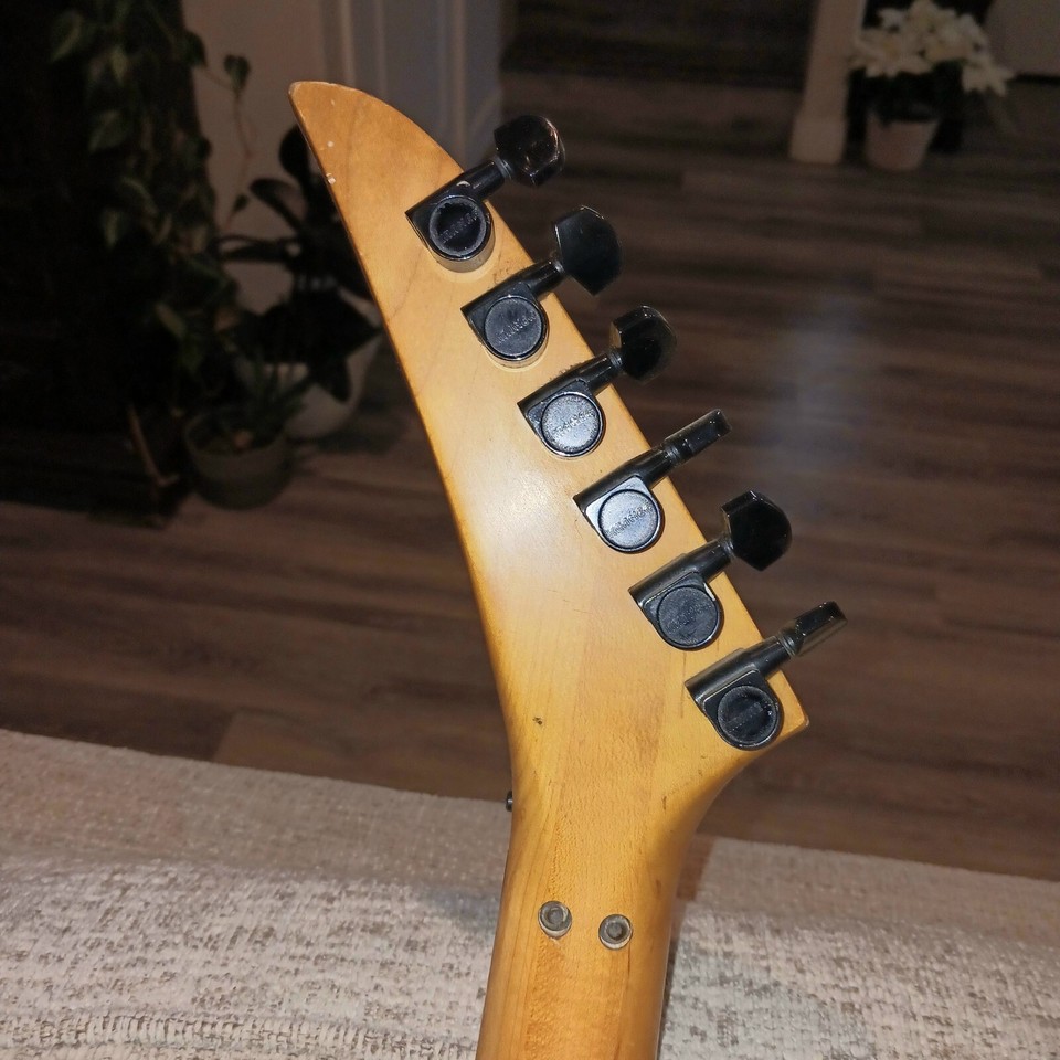 Kramer ST200, Floyd Rose 2 , EMG Pickups, Kramer Case, Maple Neck ...