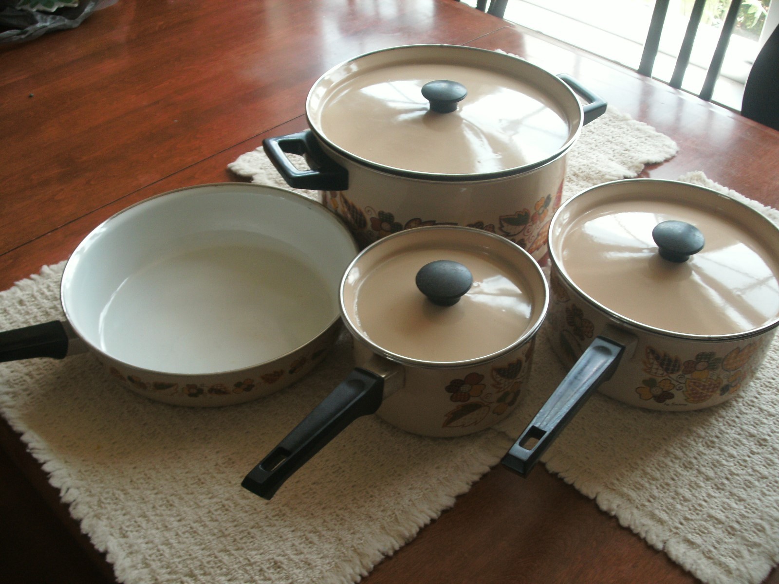 VINTAGE Set of CERA-MET ENAMEL COOKWARE BEIGE/FALL RETRO FAST HEAT WITH ...
