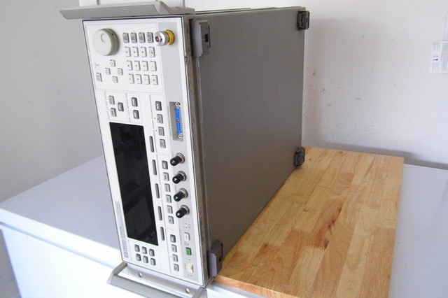 HP Agilent 83650B Synthesized Signal Generator 10 MHz to 50 GHz for ...