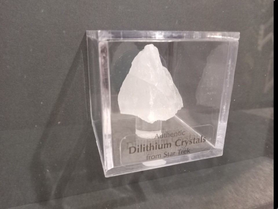 Star Trek Dilithium Crystal. The Source Of Warp Drive Power. Super Cool ...